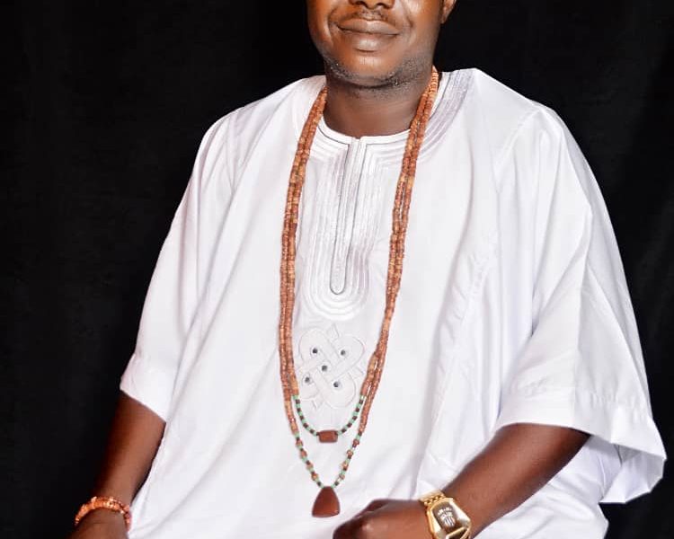 OPC National Leader, Comrade Akinpelu, Greets Olubadan On 90th Birthday ...